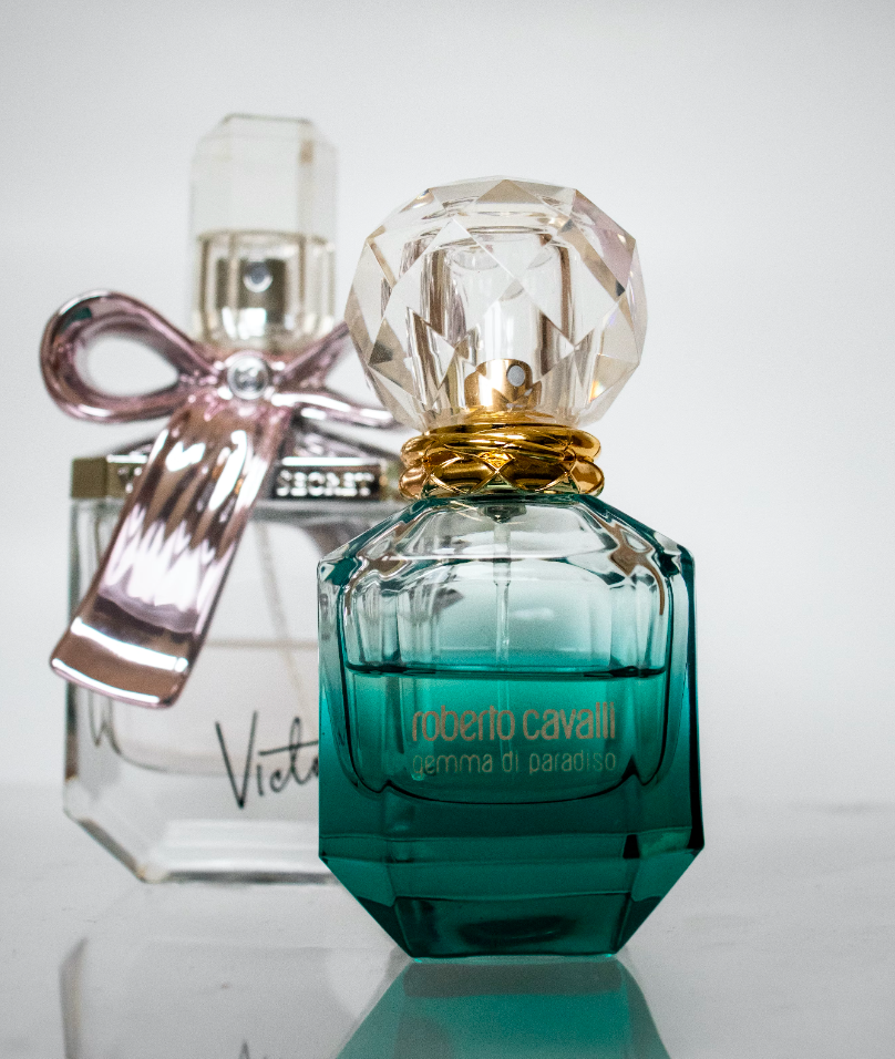 Guide to Layering Perfumes and Combination Ideas - Fragrance Familia ...